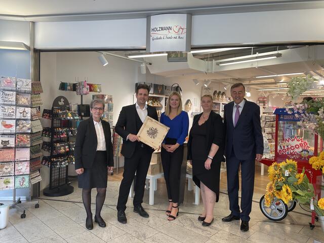 ECE Kapfenberg: Geschenke-Shop feiert Neueröffnung - Bruck an der Mur