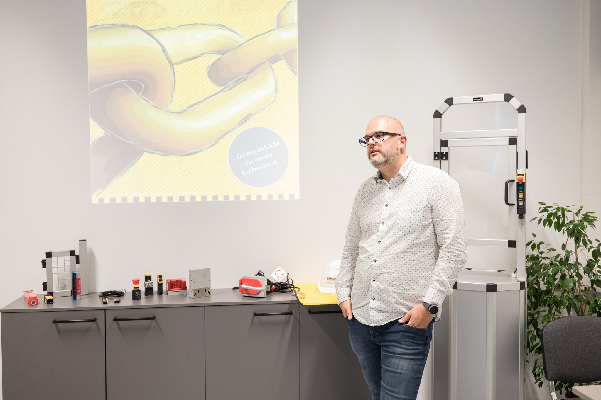 Jung, Klein & Erfolgreich: SAM - Ein Unternehmen sorgt für Sicherheit ...