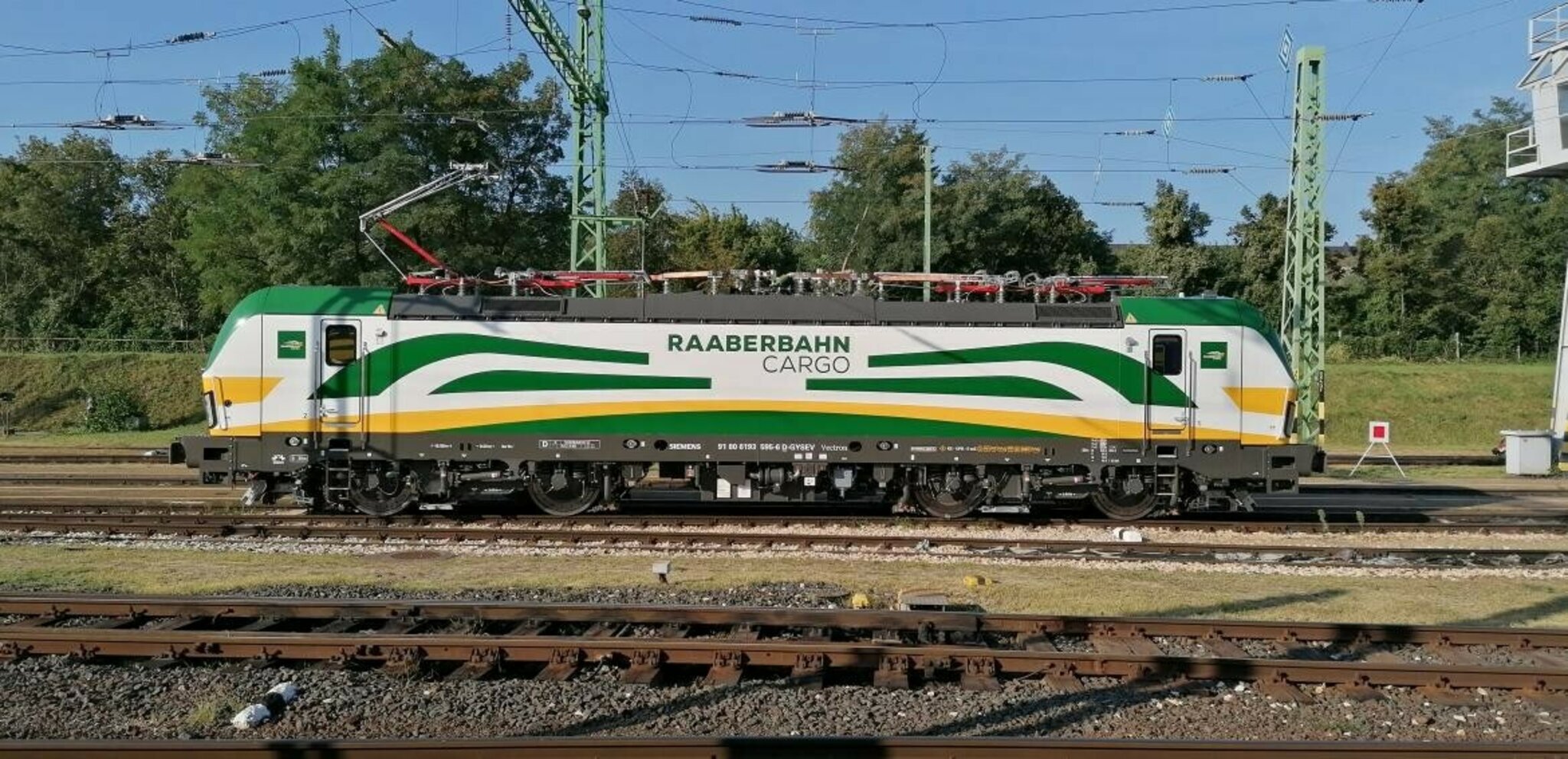 Güterverkehr: Raaberbahn Cargo kauft neue Vectron MS Lokomotive ...