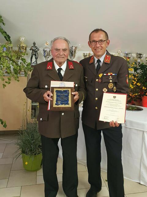 Ehrungstag der FF Hackenbuch.: 70 Jahre Feuerwehr, Bundesauszeichnung ...