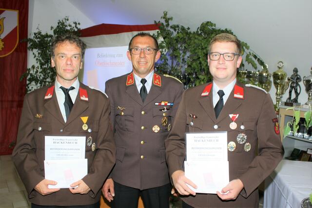 Ehrungstag der FF Hackenbuch.: 70 Jahre Feuerwehr, Bundesauszeichnung ...