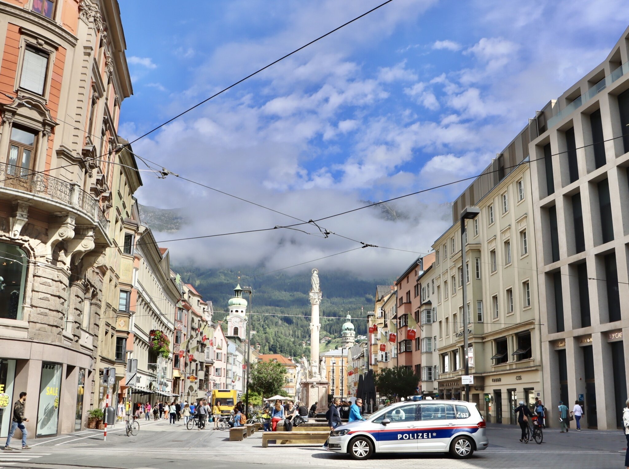 Polizei Innsbruck: 44-Jähriger bedrohte zwei Männer mit dem Messer ...
