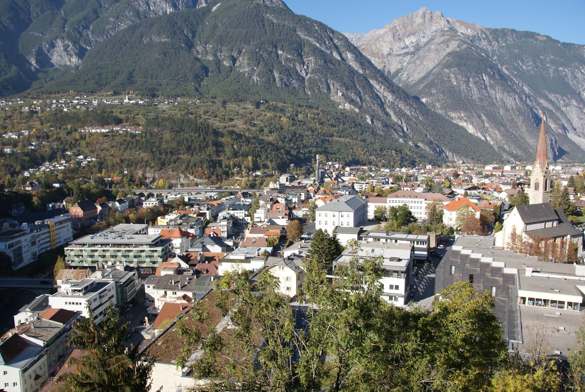 Landesstatsitik: Der Bezirk Landeck in Zahlen gegossen - Landeck