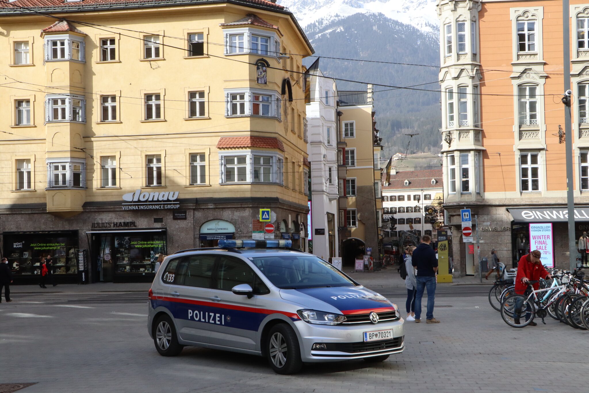 Polizei IBK: Fahrradunfall in Gumppstraße & Körperverletzung bei ...