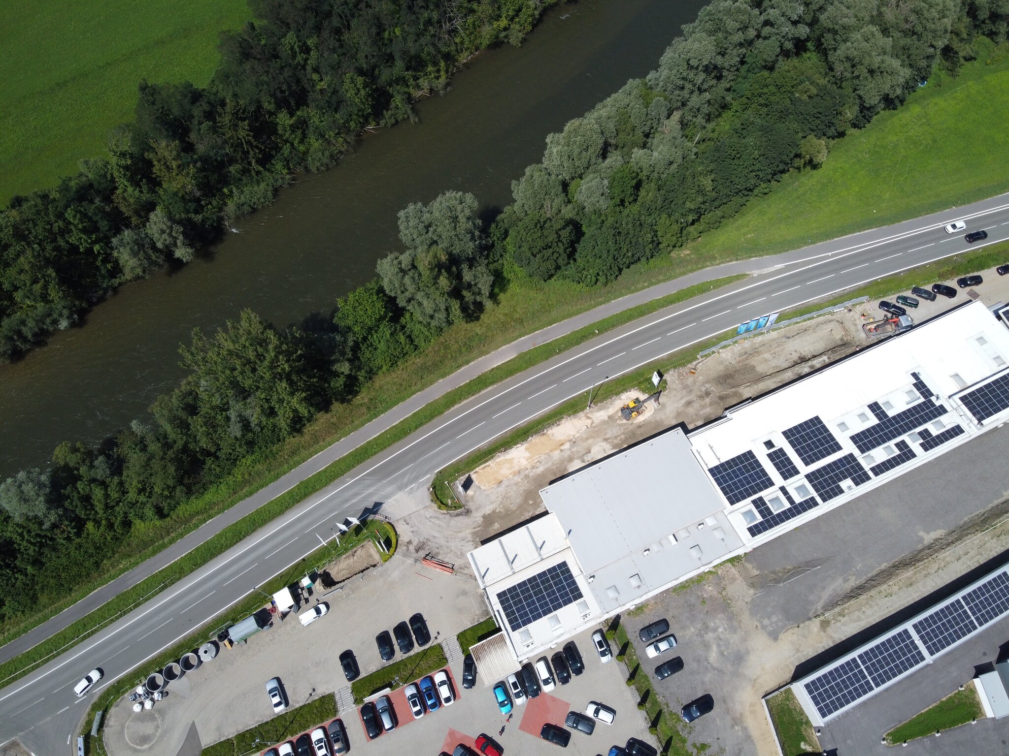 Autohaus Huber in Oberaich: BMW Huber wird jetzt "grüner" - Bruck an ...