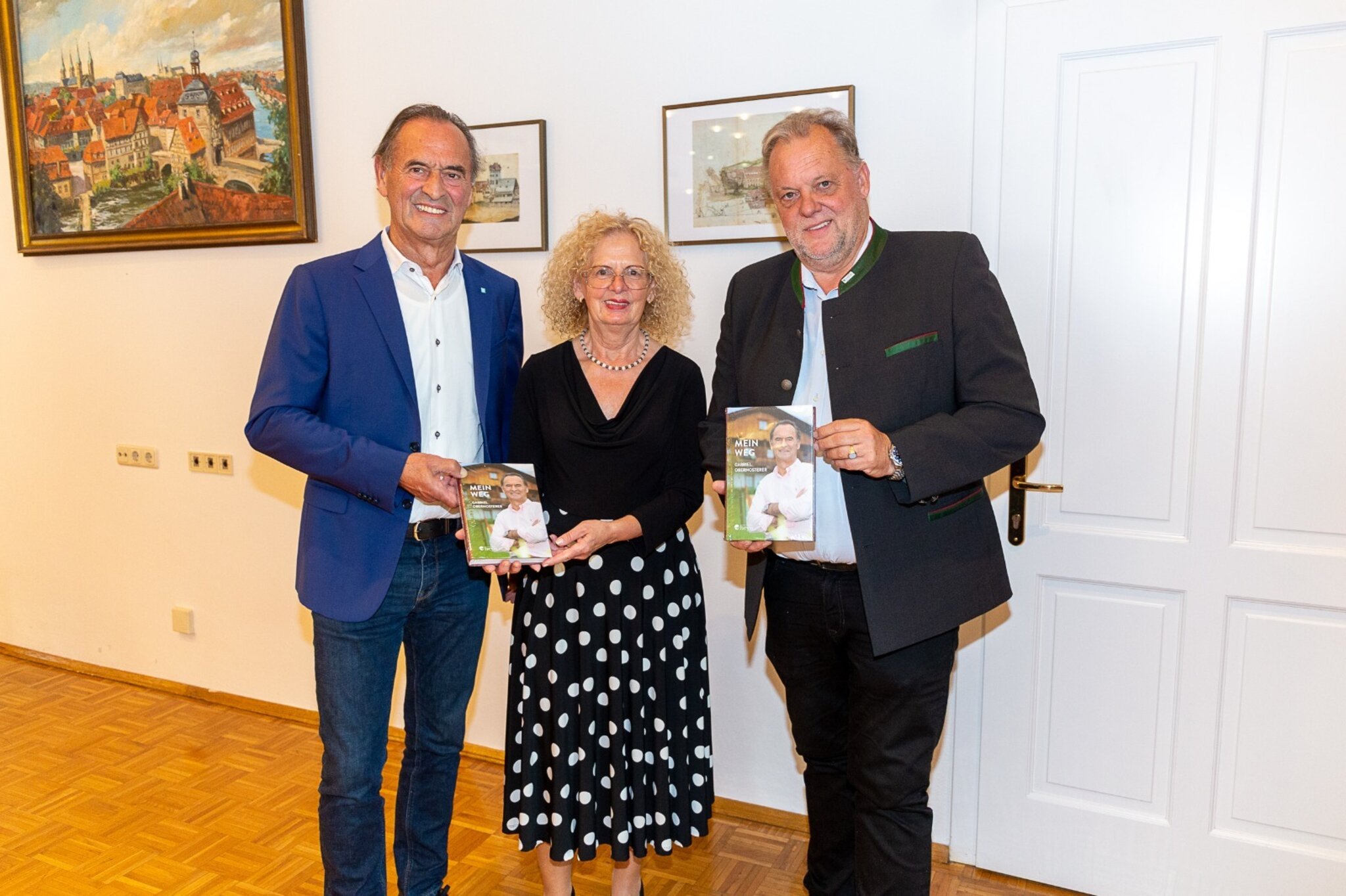 Buchpräsentation: Gabriel Obernosterer präsentiert sein Buch im Amthof ...