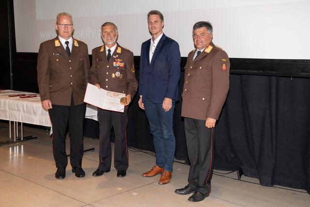 Bezirksfeuerwehrkommando: Verdiente Persönlichkeiten wurden geehrt ...