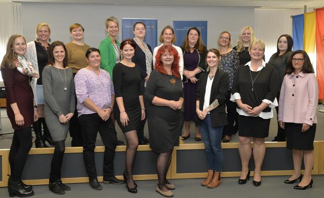 Universitätsklinikum St. Pölten: Ausbildung geschafft: 16 neue ...