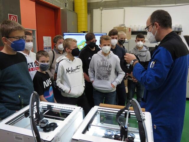 NÖ Teens go HTL: Über 300 Schülerinnen und Schüler besuchten die HTL ...