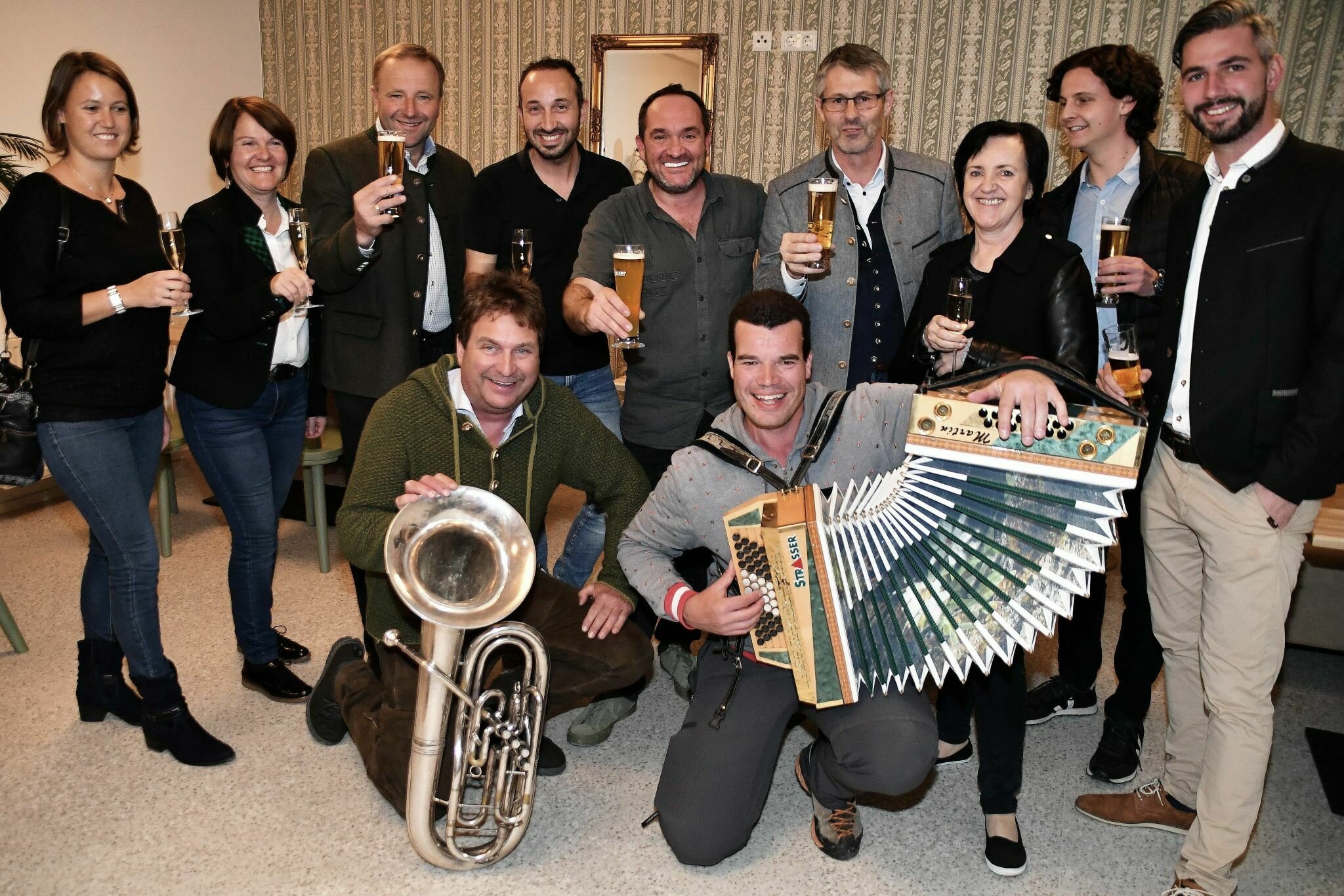 (+Bildergalerie) Semriach: Cafe.Rauch mit Pauken und Trompeten eröffnet ...