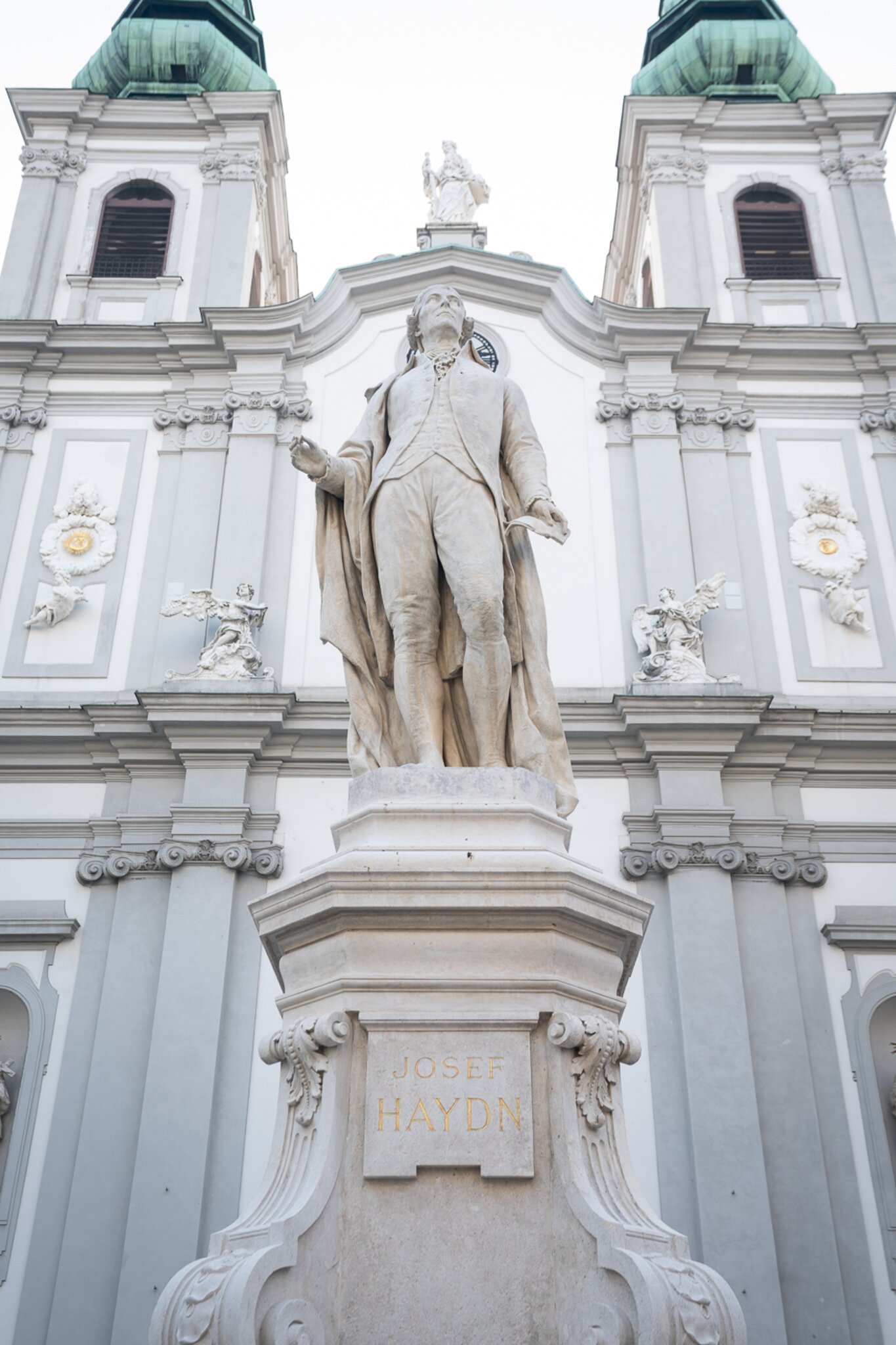 Sanierung: Haydn-Denkmal erstrahlt in neuem Glanz - Wien