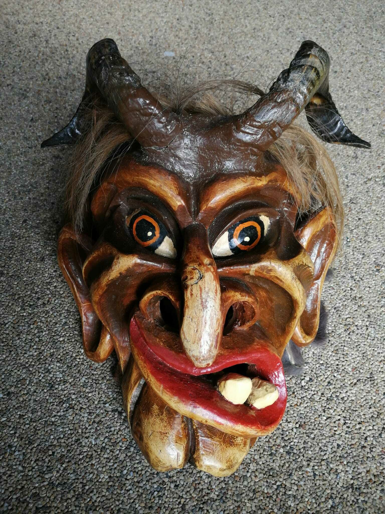 Ausstellung: Die Faszination der Masken - Innsbruck