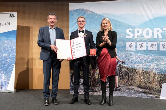 Sportlehrung: Über 40 Athletinnen und Athleten ausgezeichnet - Innsbruck