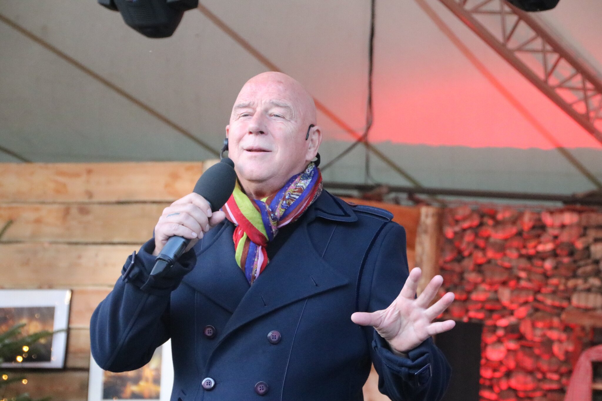 Adventzauber im Garten: Alexander Goebel erfreute mit adventlichen ...