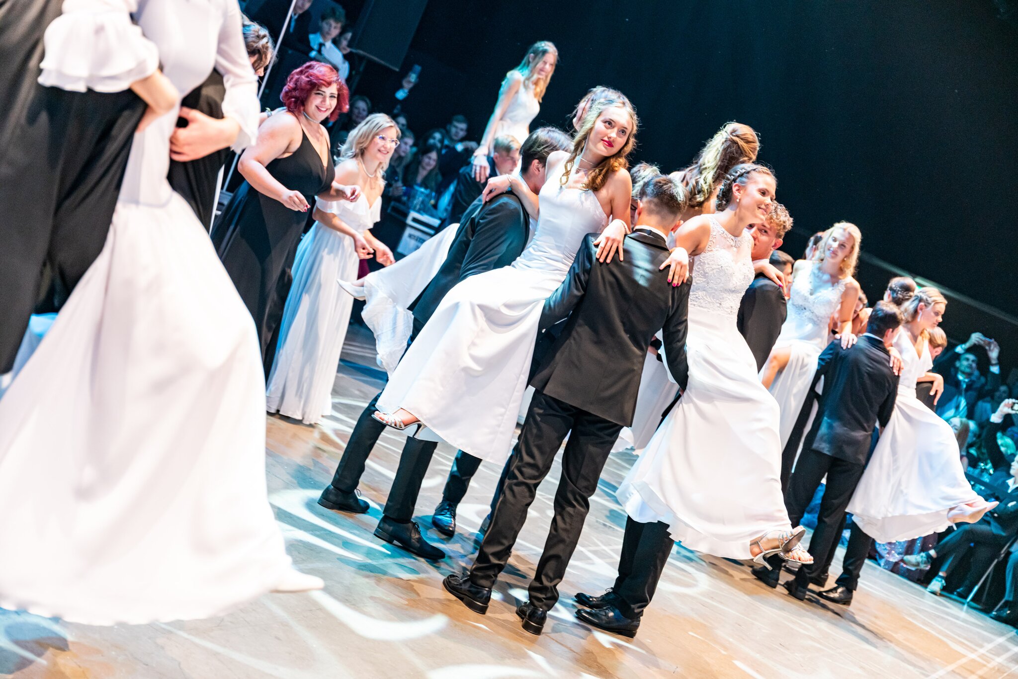 GIBS-Maturanten feierten: In der List-Halle lebte der Traum von "good ...