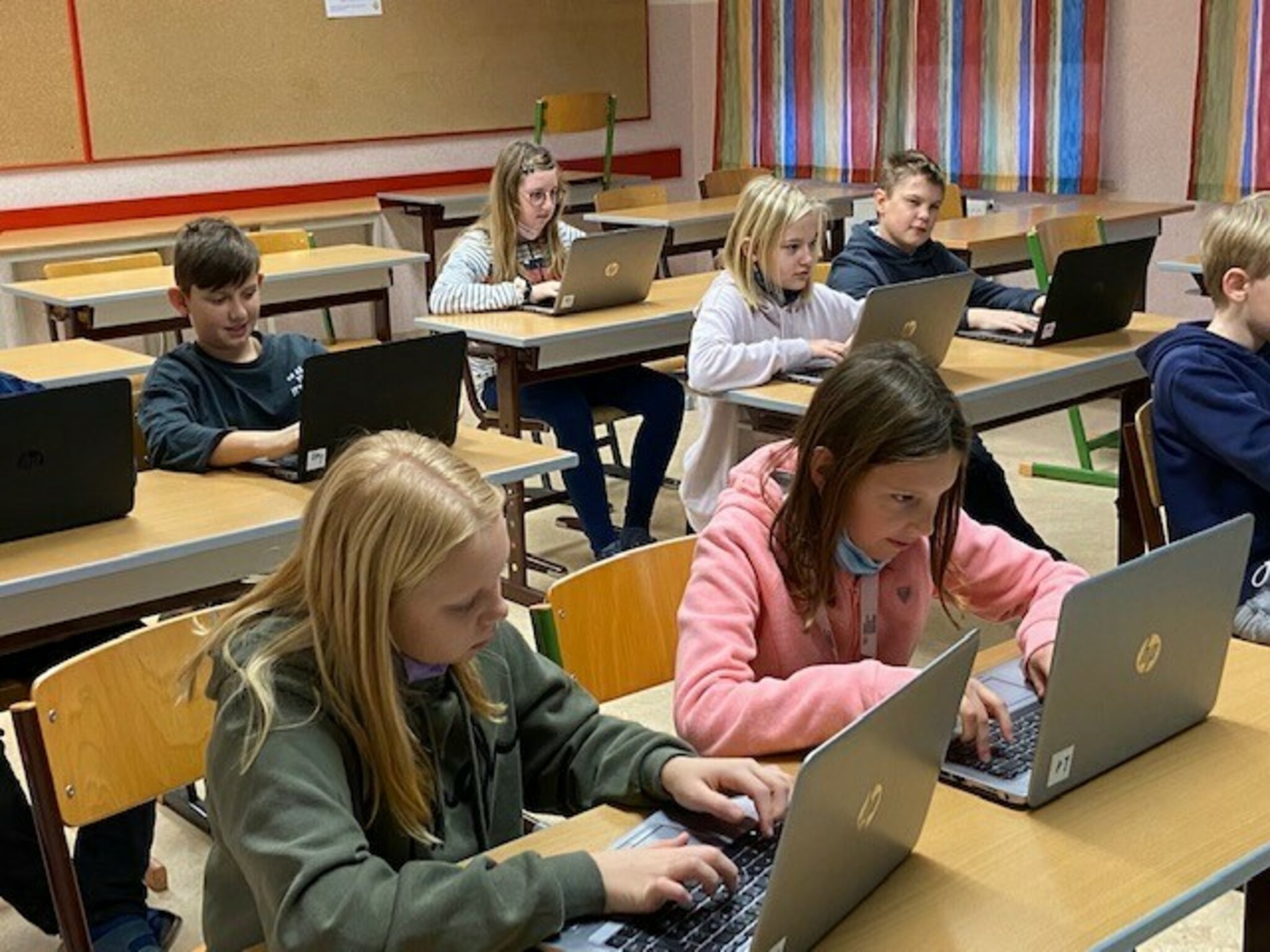 Digitale Schule: Neue Laptops für Eggenburger Schüler - Horn