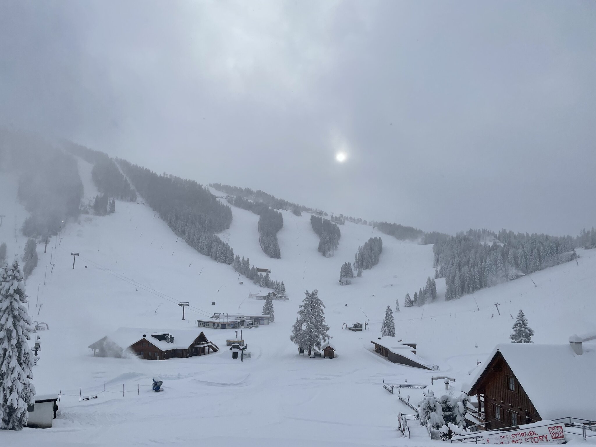 Eröffnung am 4. Dezember: Skigebiet Hinterstoder startete erfolgreich ...