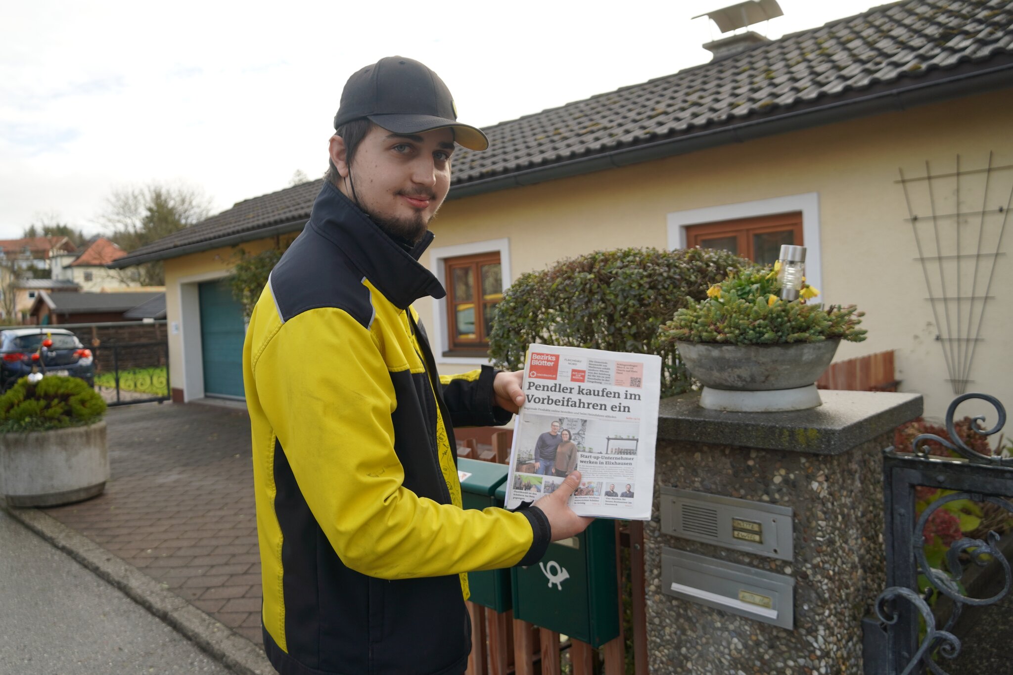 Ein Tag mit...dem Postzusteller: Gemeinsam die Post austragen - Flachgau