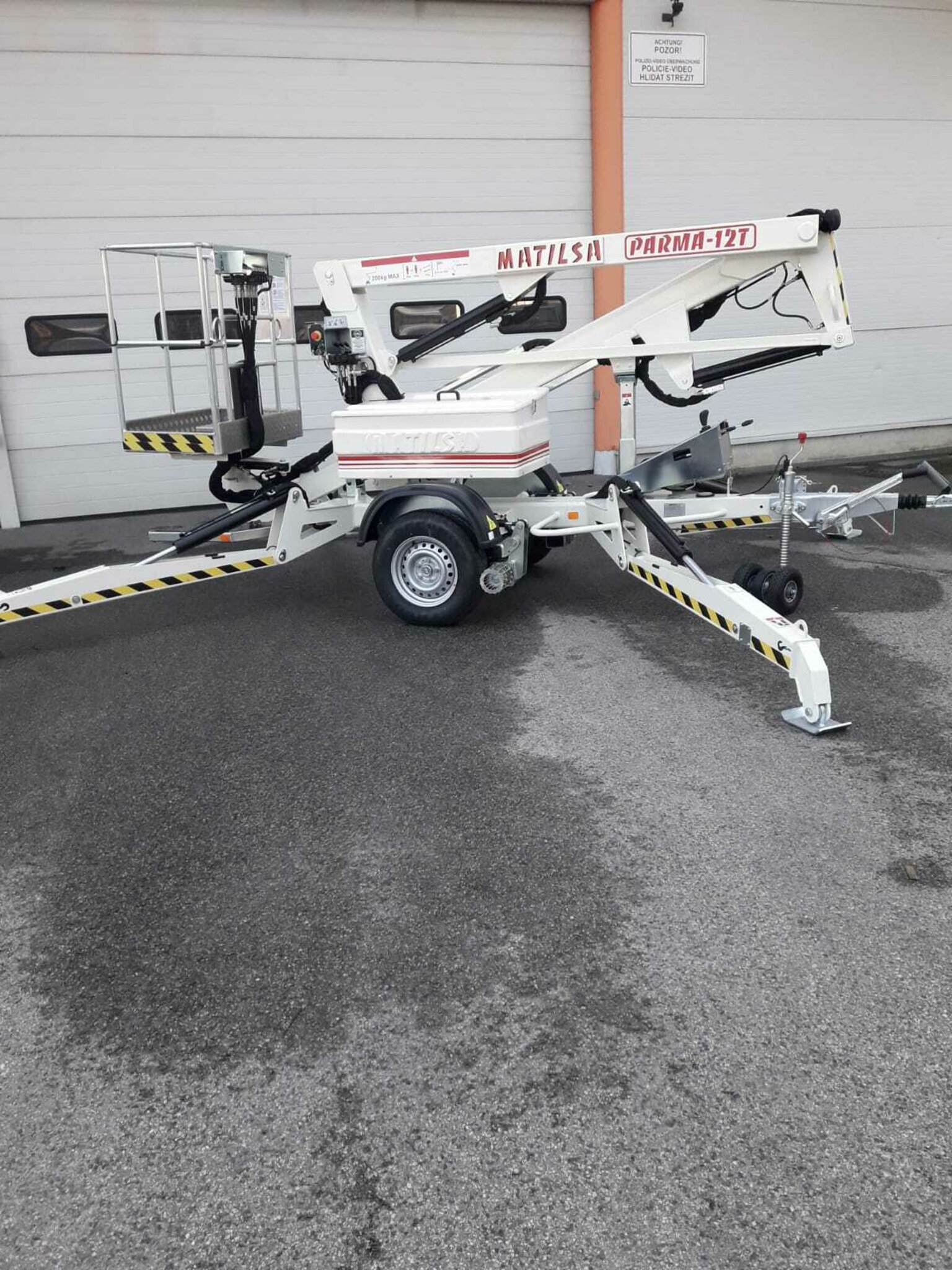 Brand: PPK Alpenlift Mobilität GmbH bietet Anhängerbühnen zum Toppreis ...