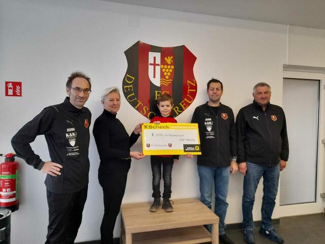 Spendenübergabe an FC Deutschkreutz Nachwuchs: "Herzensangelegenheit ...