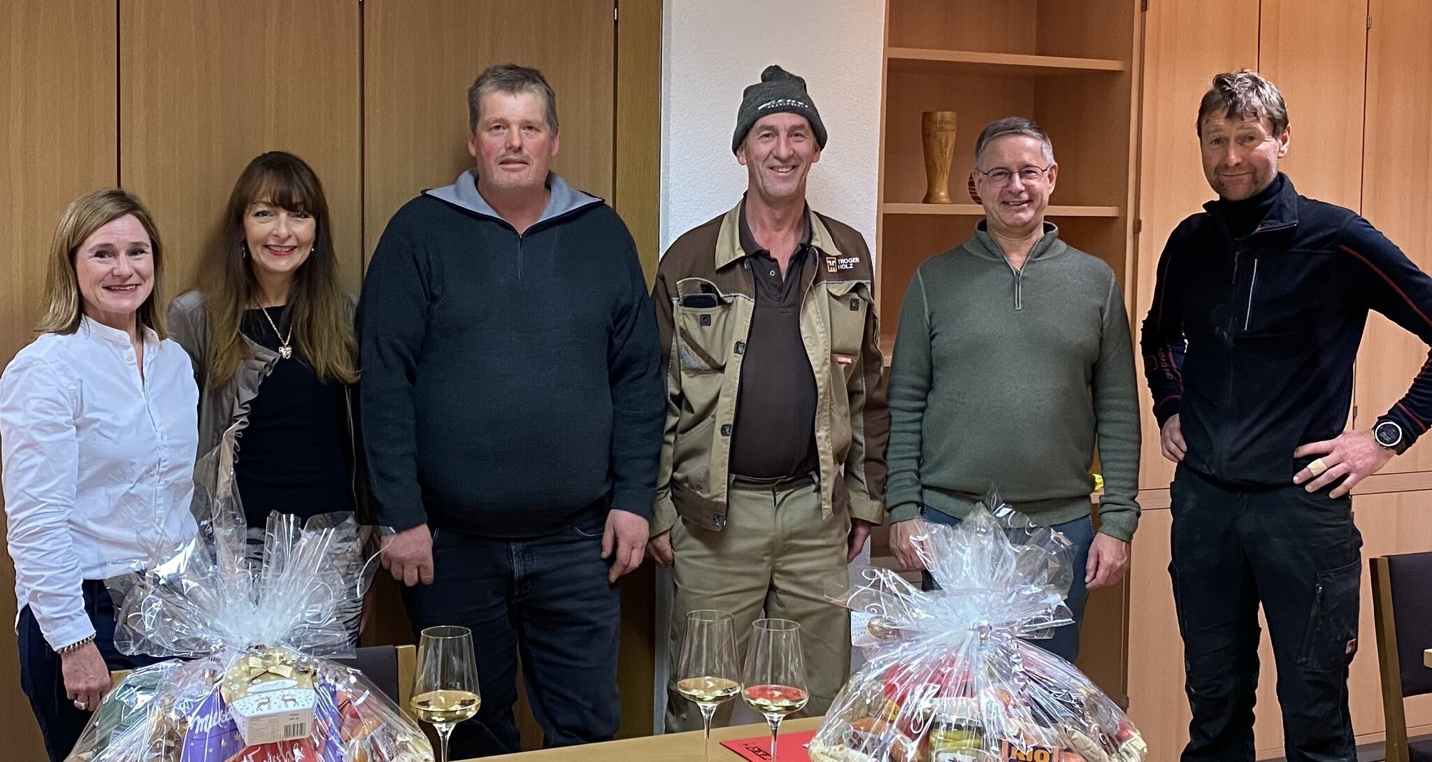 Wirtschaft: Troger Holz ehrt langjährige Mitarbeiter - Tirol