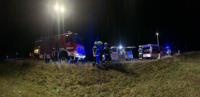 Feuerwehr Mattersburg: Unfall mit eingeklemmter Person auf der S4 ...