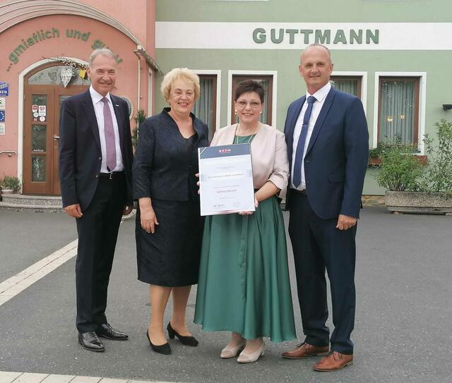 Kommerzialrätin: Hohe Ehrung für Deutsch Tschantschendorfer Wirtin ...