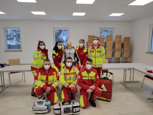 ASBÖ Rabenstein: Sanitäter des ASBÖ Rabenstein bilden sich fort ...