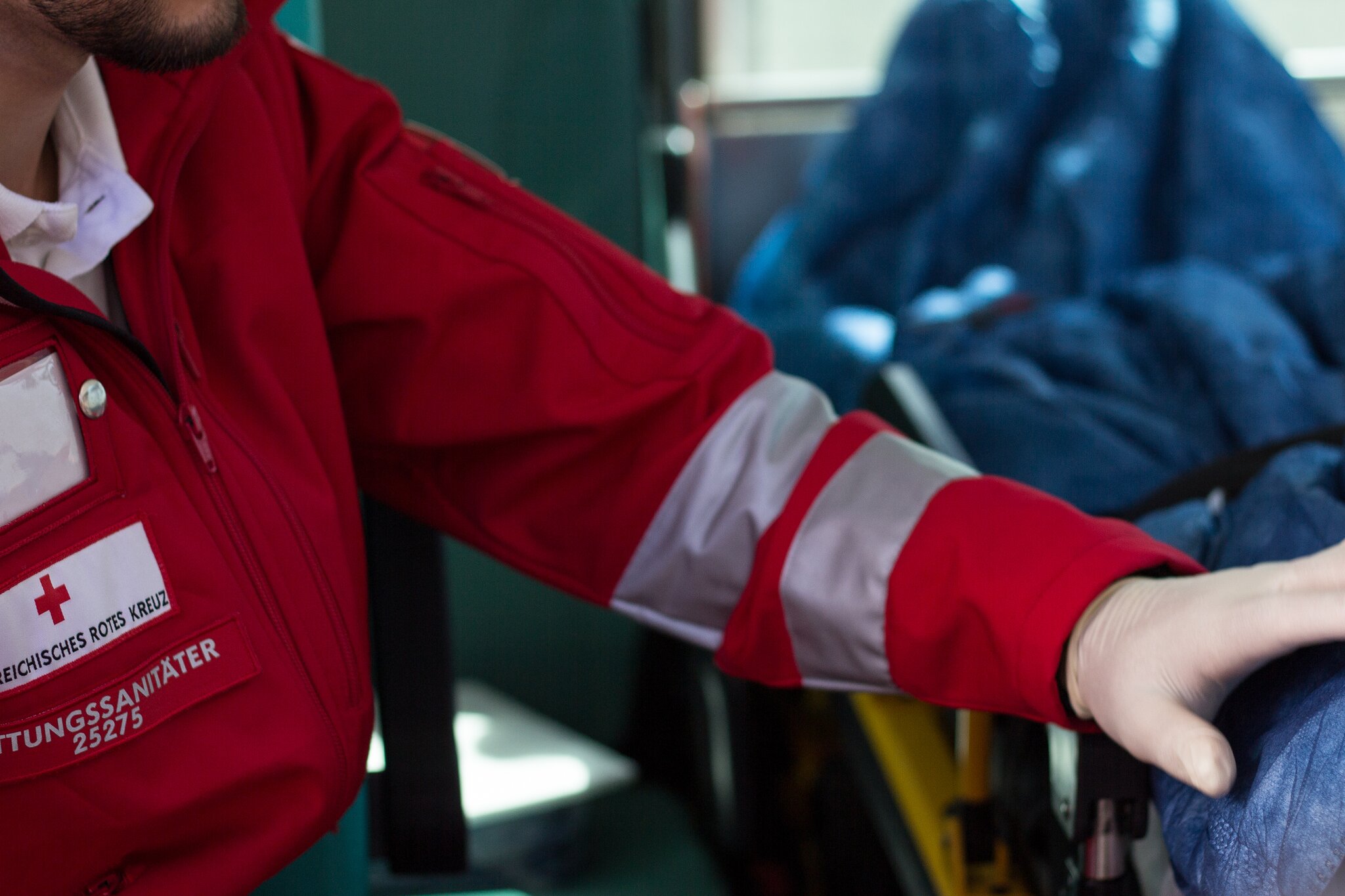 Arbeitsunfall in Vils: Lehrling trennte sich drei Finger ab - Reutte