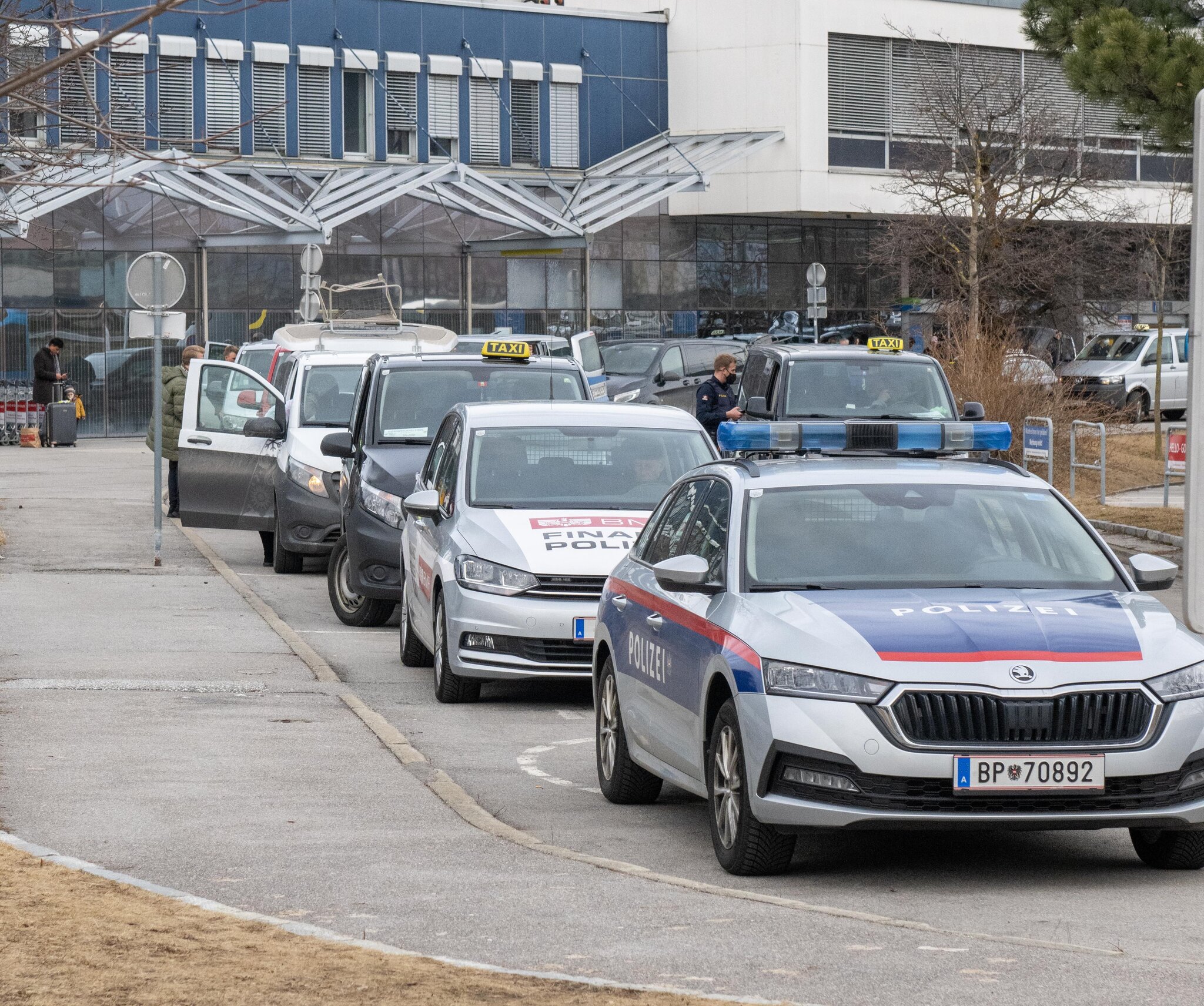 Polizeimeldungen: Finanzkontrollaktion und Randale auf Taxi sowie ...