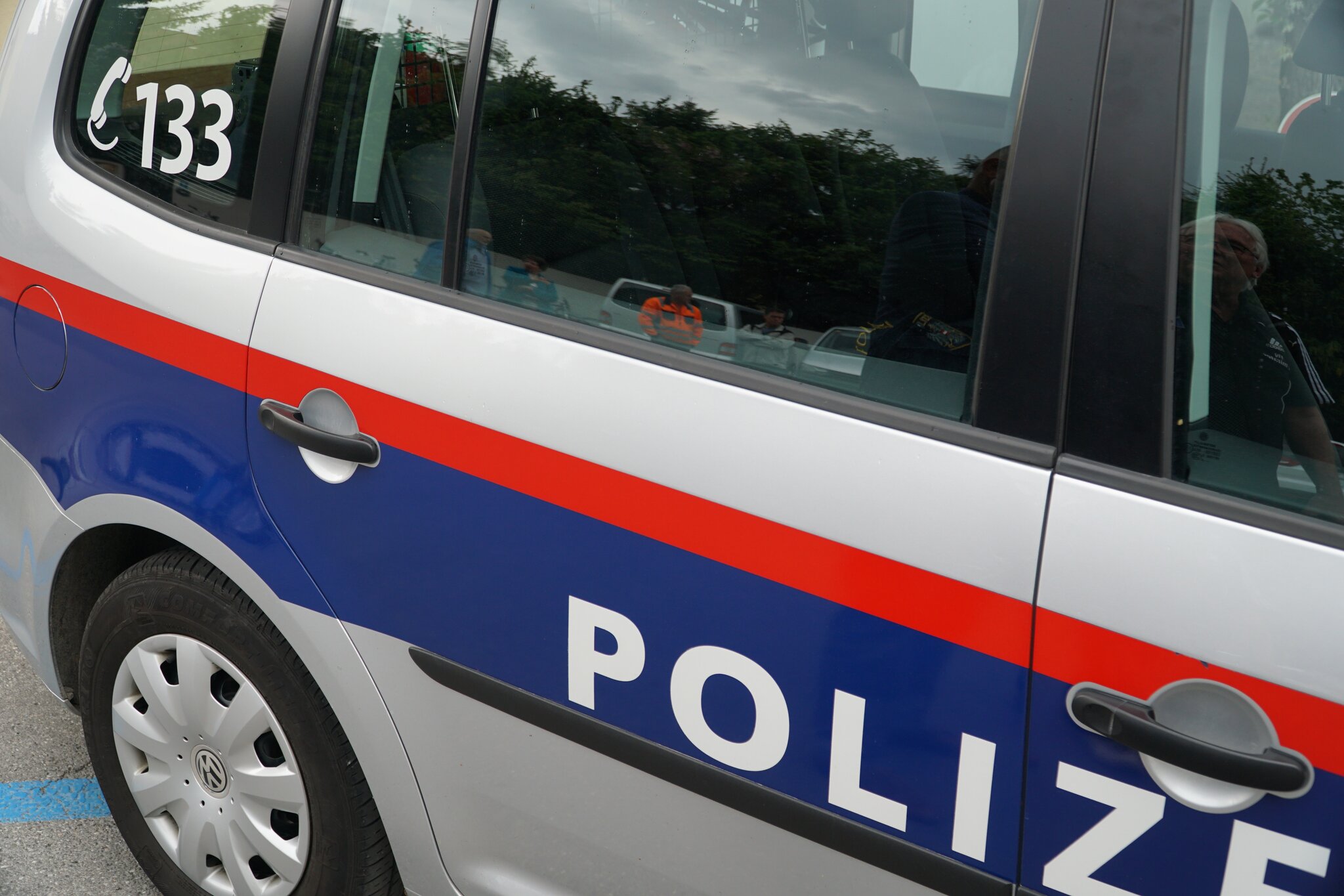 Verkehrsunfall in Breitenwang: Autos kollidierten auf Schneefahrbahn - Reutte