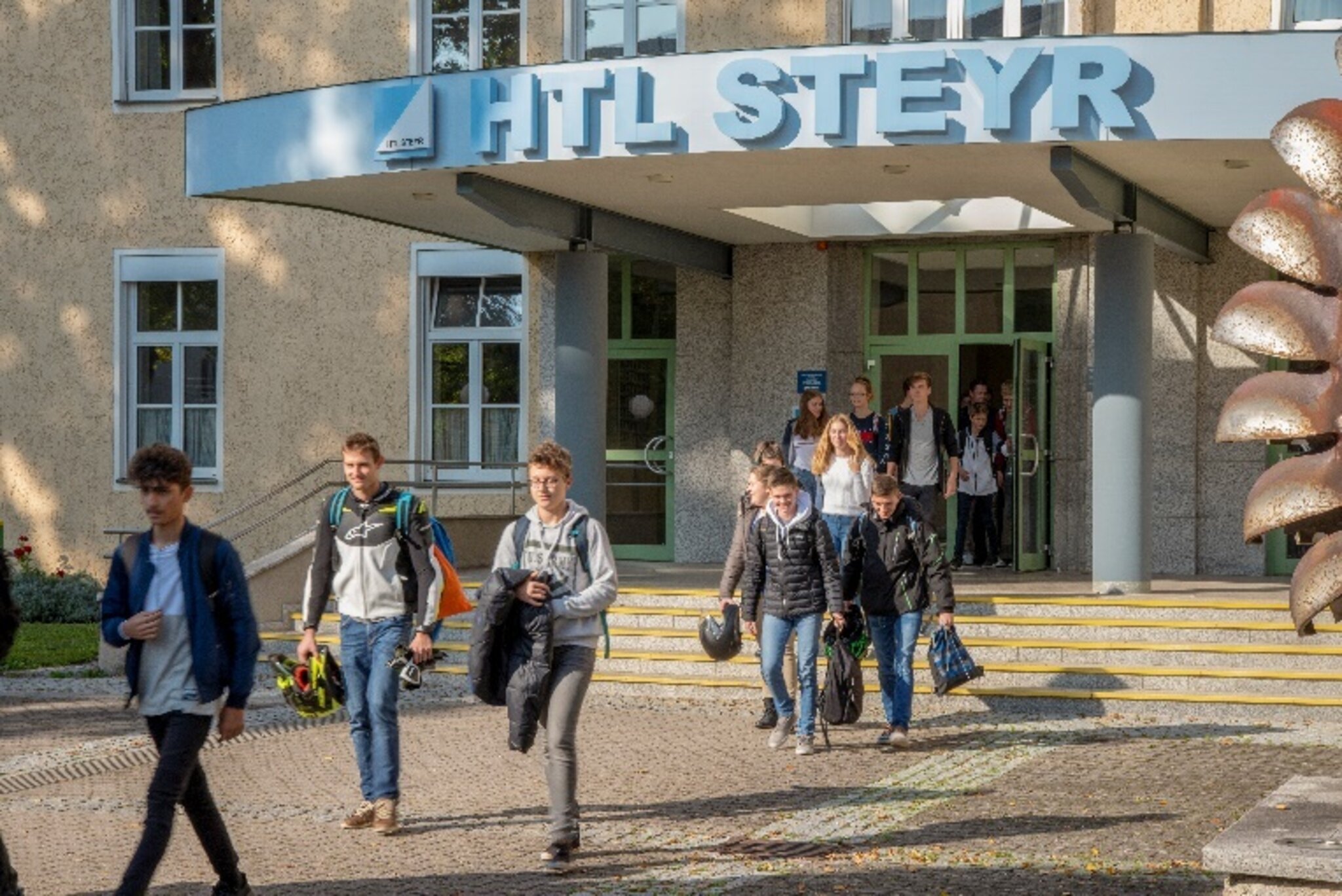 Kein Scherz: Tage der offenen Tür in der HTL Steyr heuer ab 1. April ...