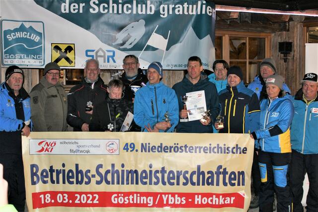 Flutlicht-Riesenslalom: Ein Betriebsski-Rennen fand am Hochkar statt ...