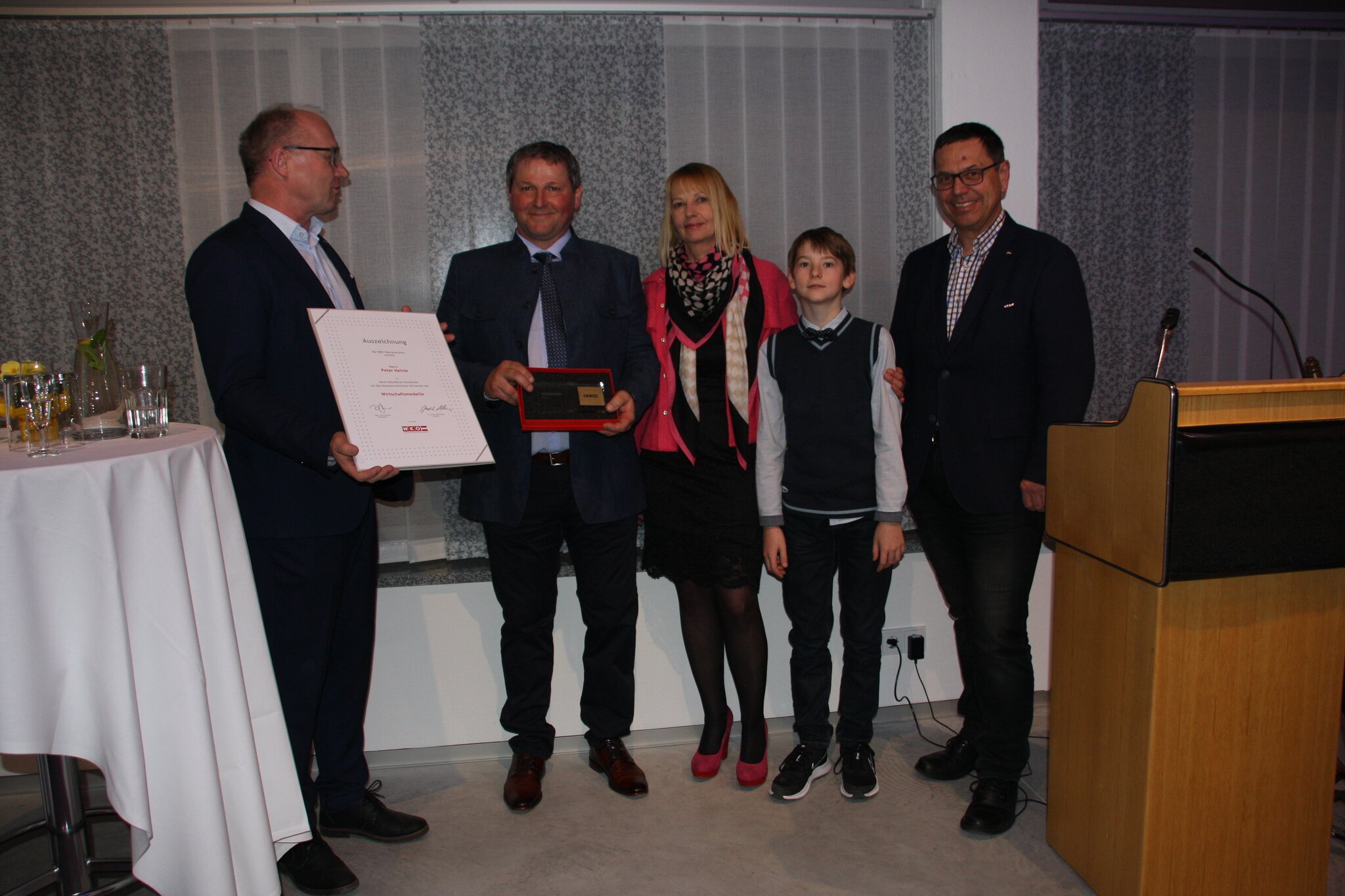 WKOÖ: Peter Heinle mit Wirtschaftsmedaille ausgezeichnet - Grieskirchen ...