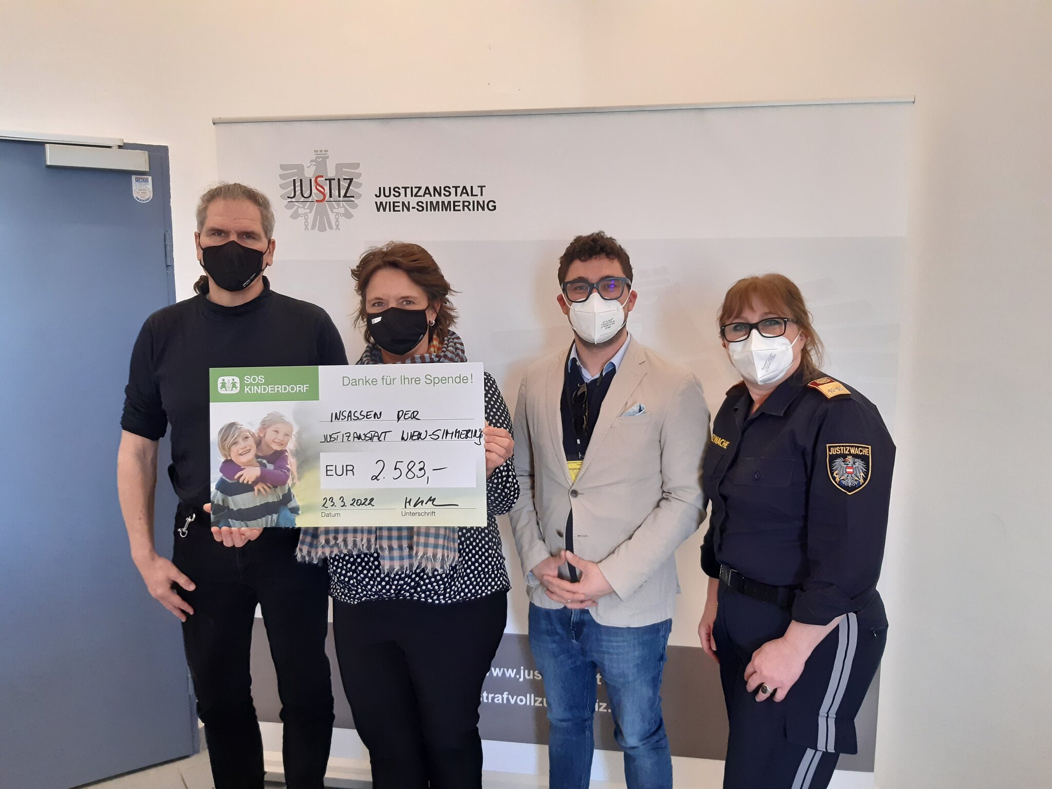 Insassen spenden für SOS Kinderdorf UKRAINE: Insassen der JA Wien ...