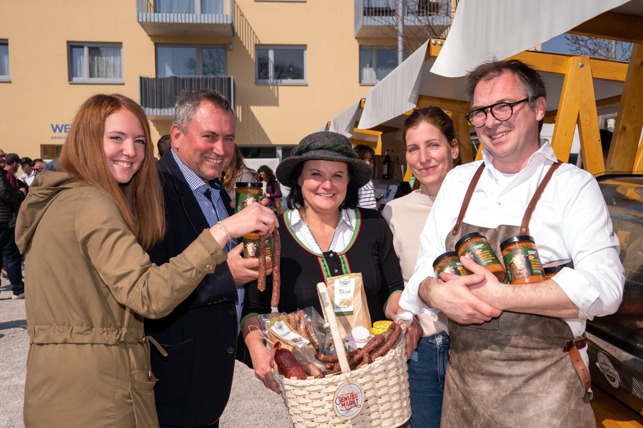 Erster "Kleiner Genussmarkt" mit „Koch des Jahres“ Max Stiegl - Wiener ...