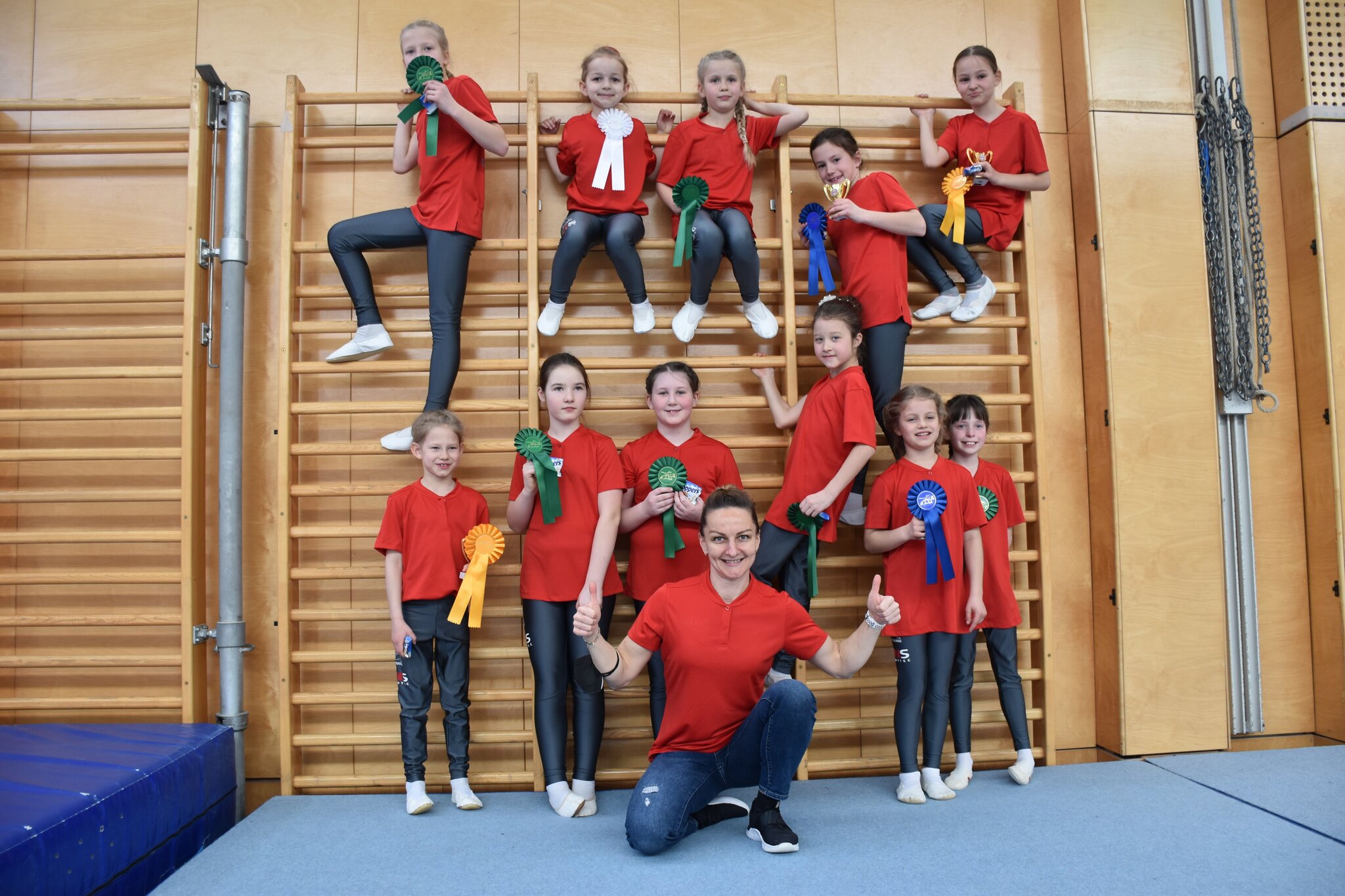 Braunauer Voltigier-Mädchen starten erfolgreich in die neue Saison ...