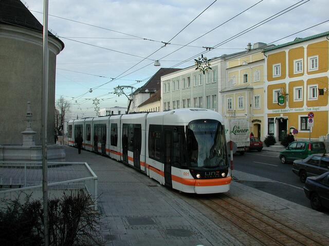 Linz AG Linien: Längste Bim-Linie Österreichs führt durch Linz - Linz