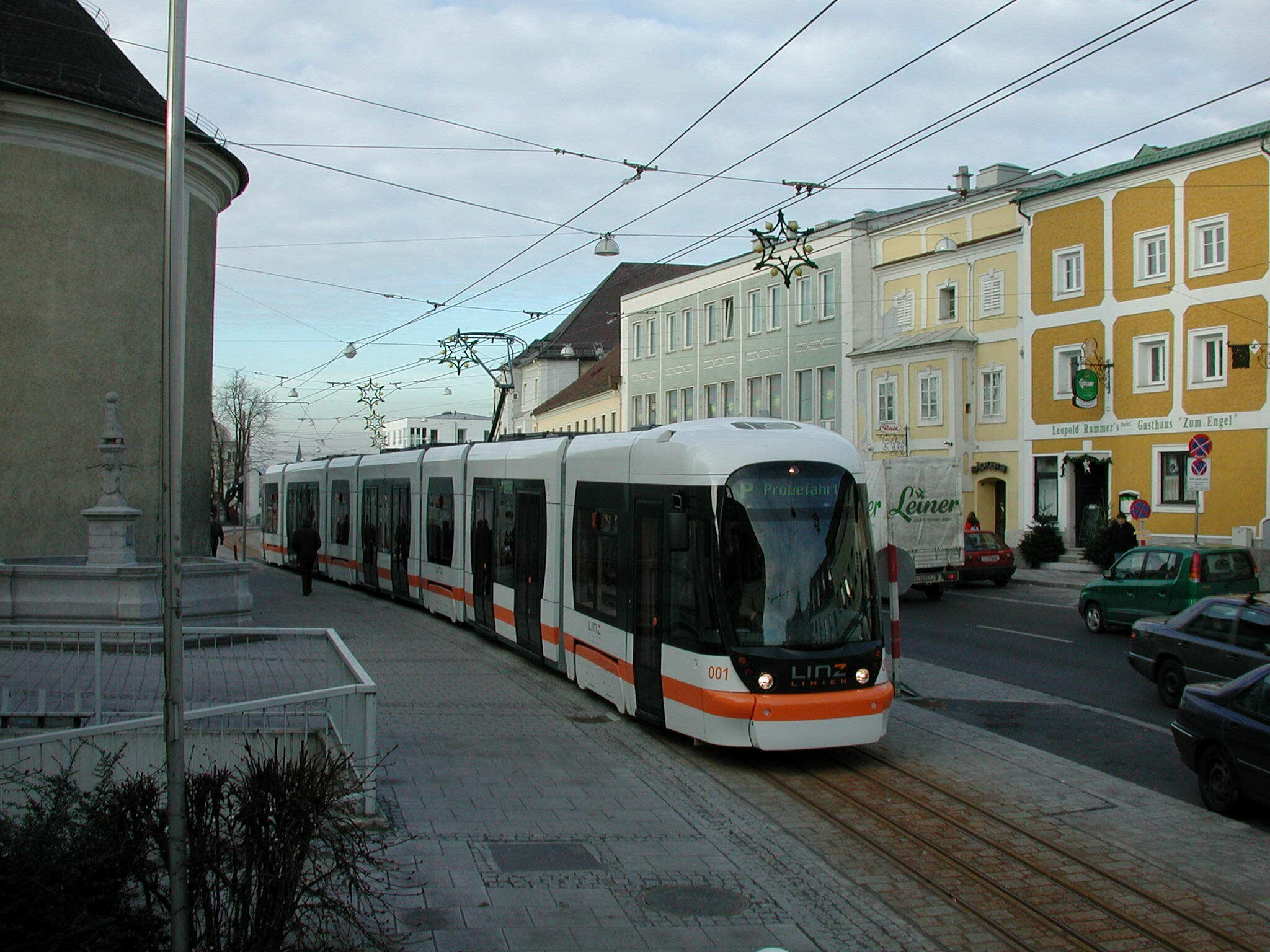Linz AG Linien: Längste Bim-Linie Österreichs führt durch Linz - Linz