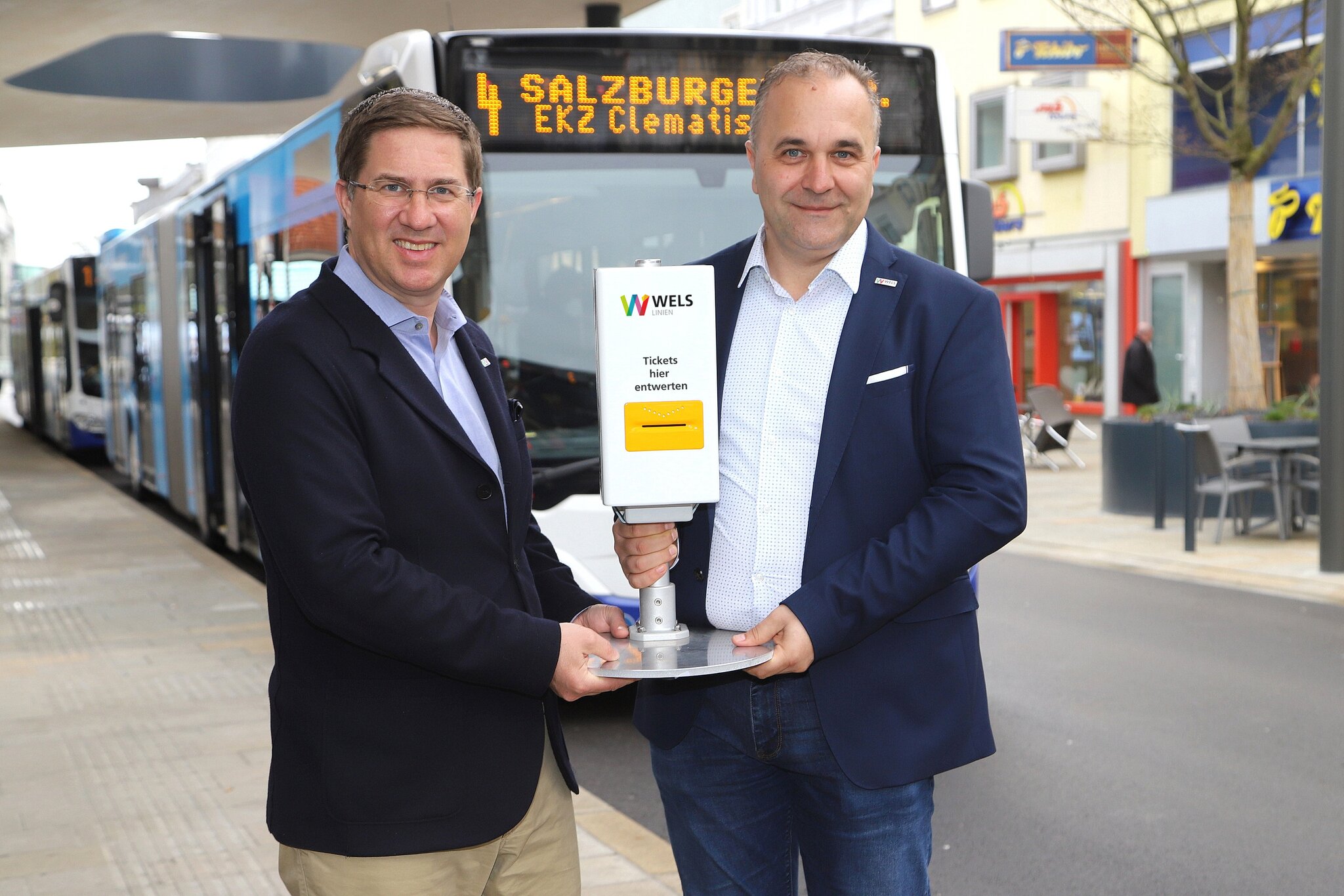 Erleichterung für Senioren: Neue Ticket-Entwerter für die Welser Linien ...