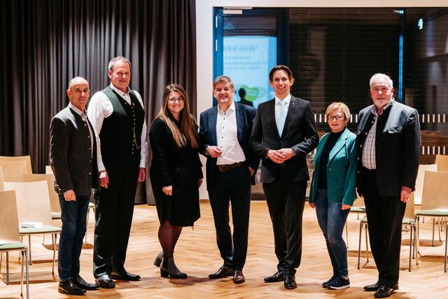 Neuwahl des Obmannes: Einstimmigkeit beim ÖVP-Ortsparteitag in St. Veit ...