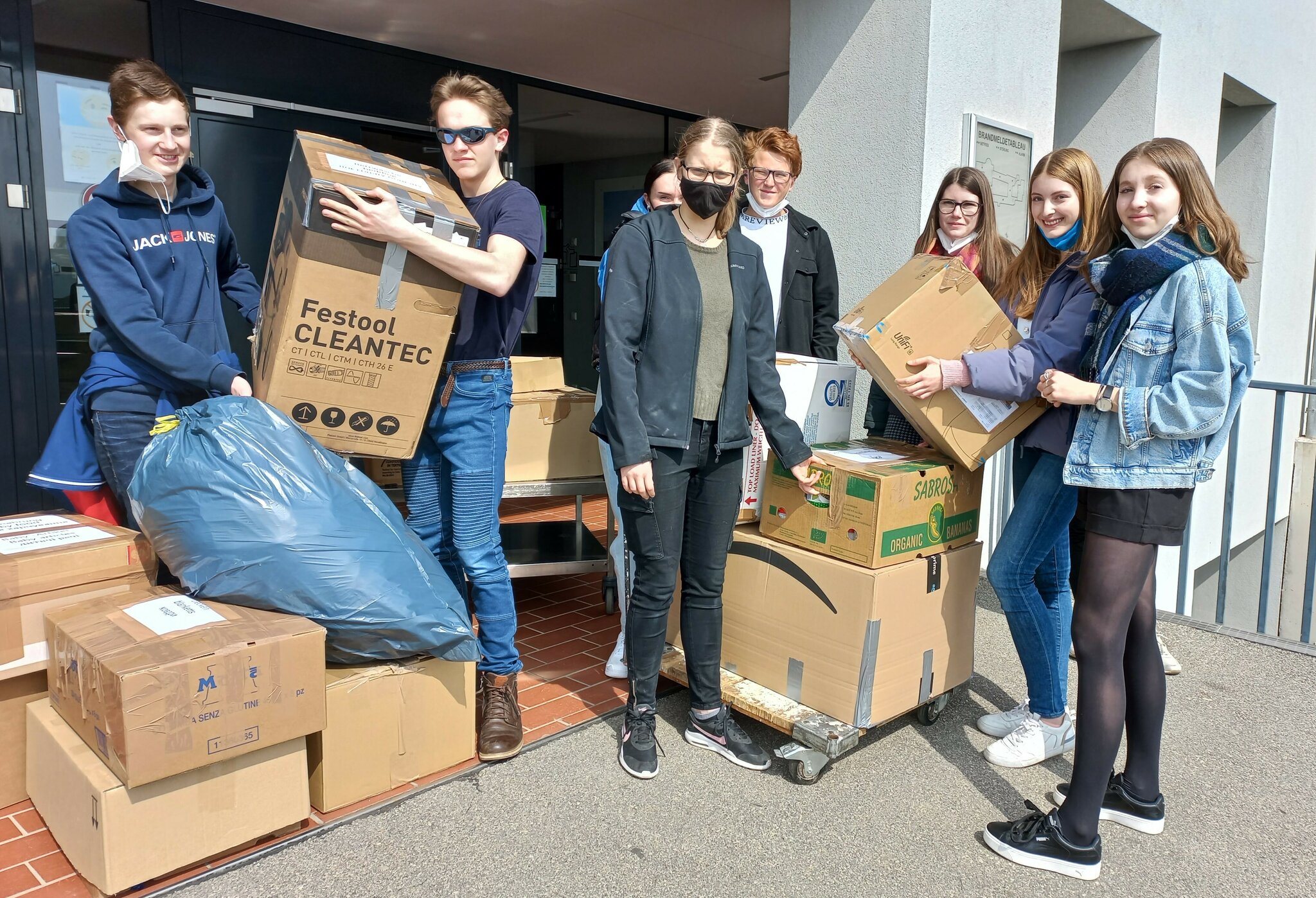 Spendenaktion am BG Tanzenberg: Schüler haben anständig angepackt - Klagenfurt Land