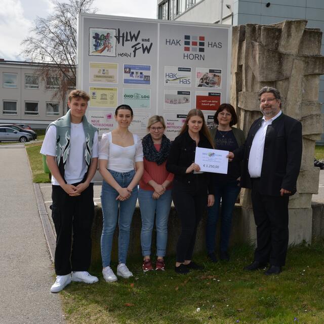 Schwerer Schicksalsschlag: € 1250,-- für ehemalige Schülerin gespendet ...