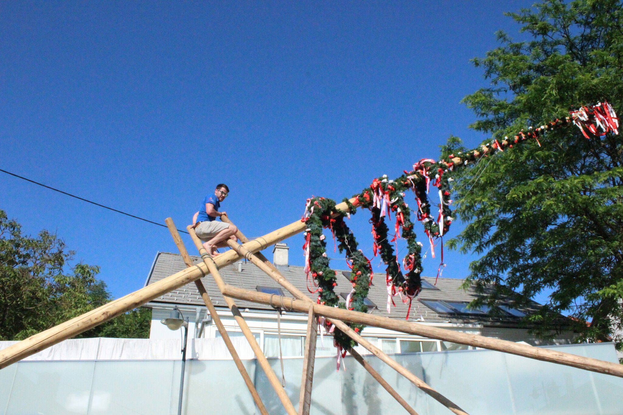 Traditionelles Maibaumfest in St. Magdalena mit Frühschoppen - Linz