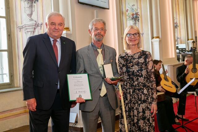 12 Auszeichnungen: Diesen Steirer:innen wurde das Goldene Ehrenzeichen ...