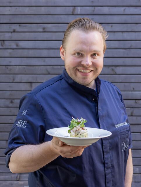 Richard Rauch: Schülerinnen kredenzten Köstlichkeiten mit Vier-Sterne ...