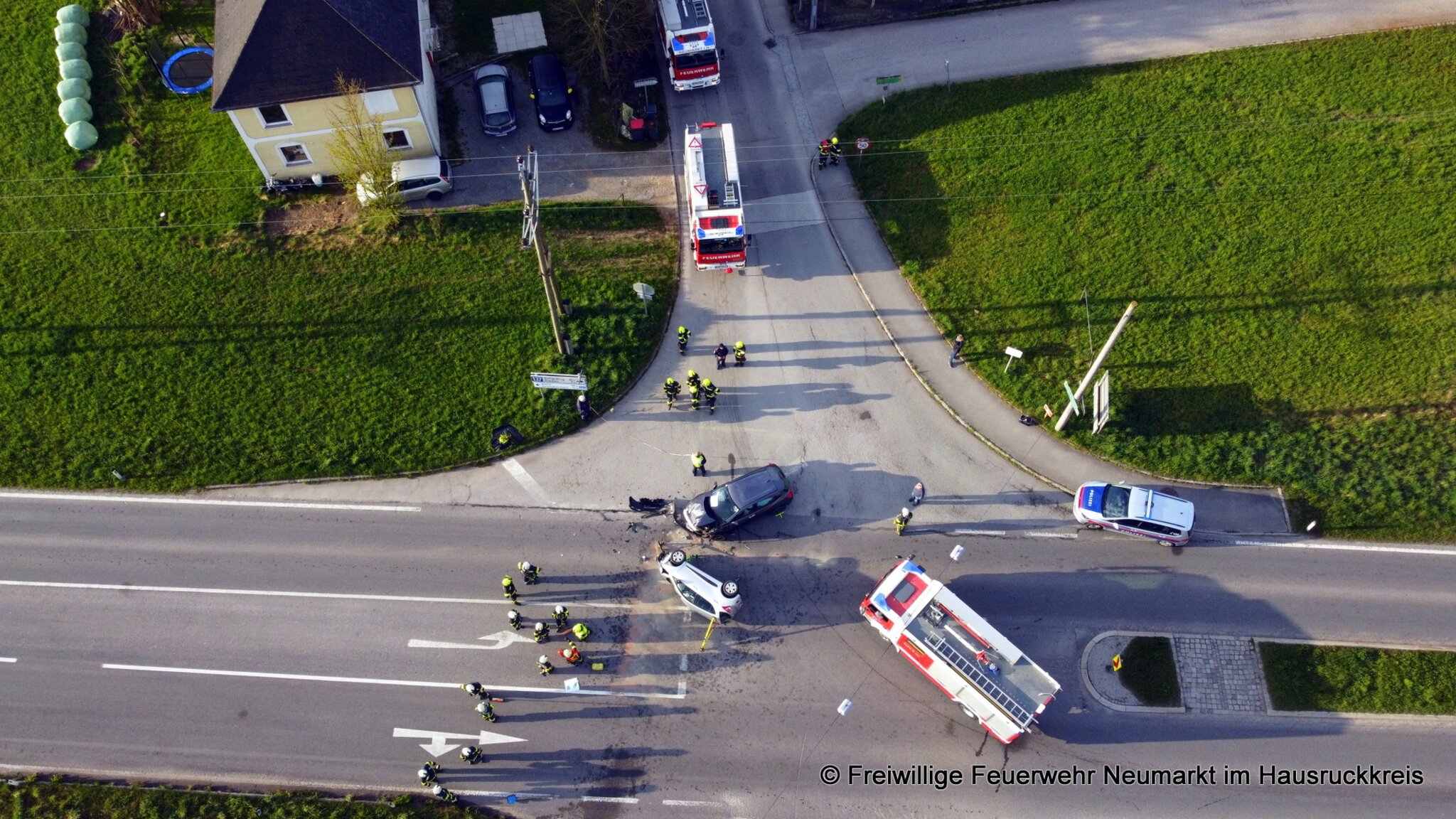 Verkehrsunfall auf der B137: Menschenrettung nach Verkehrsunfall auf der B137 - Grieskirchen ...