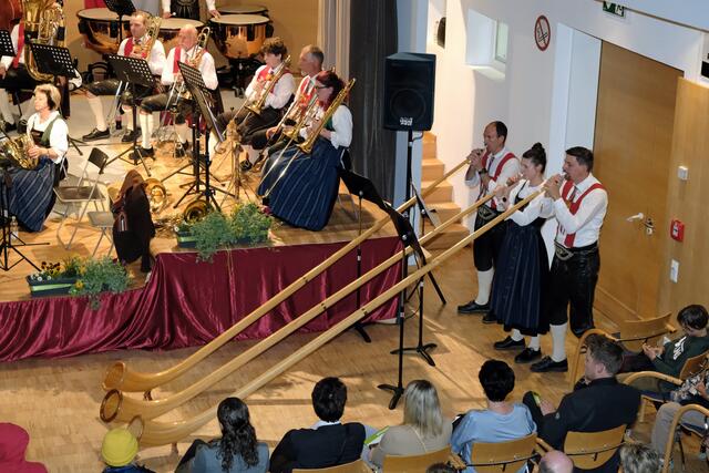 Programm begeisterte Konzertbesucher: Frühjahrskonzert der MK Oetz - Imst