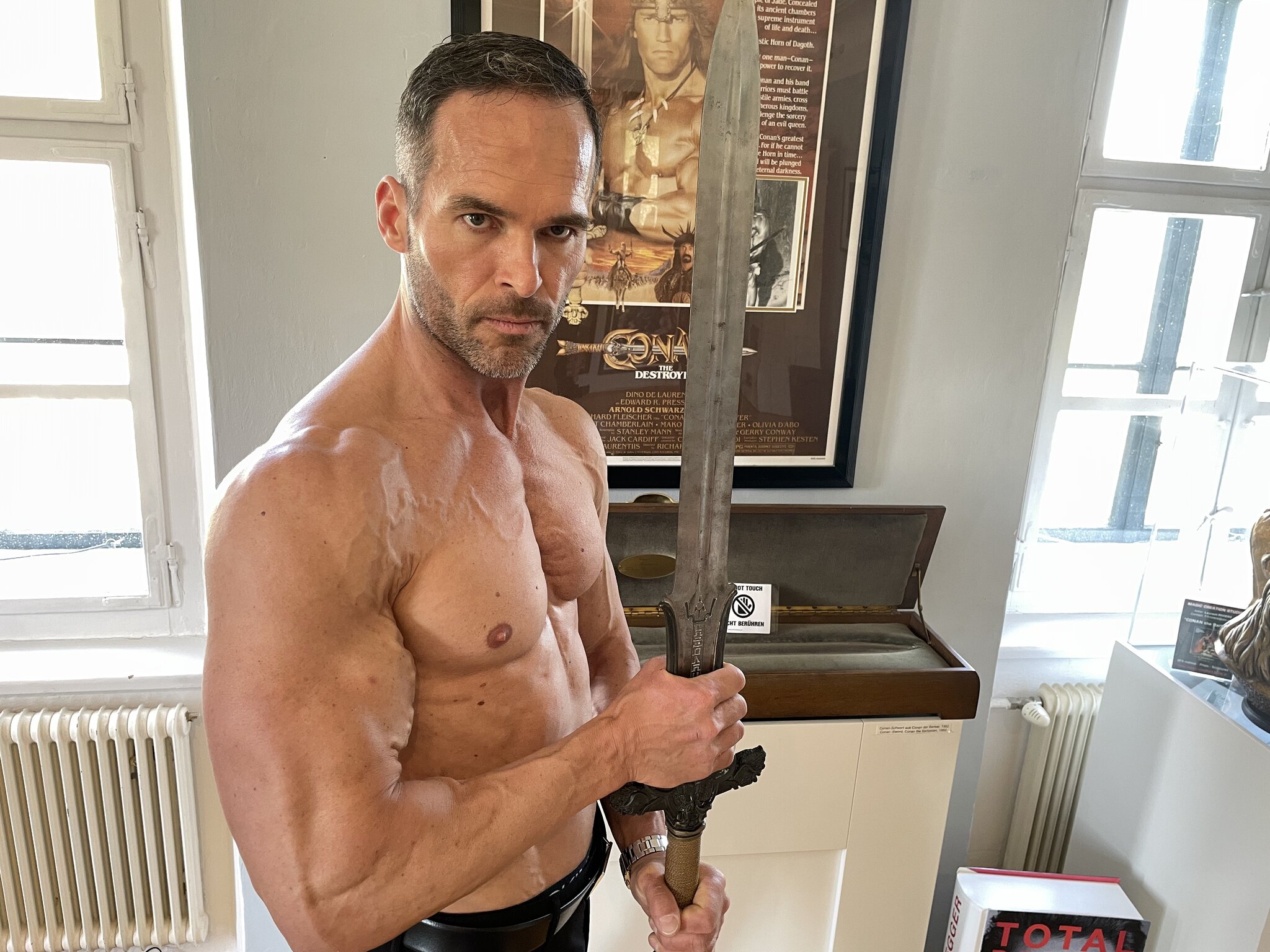 Josef Strohmeiers Reise: Vom Schwarzenegger-Museum bis zum „Universum ...