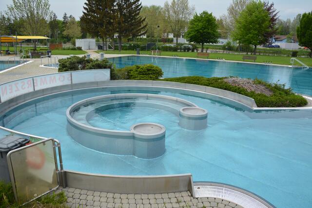Die Badesaison im Mistelbacher Freibad ist eröffnet - Mistelbach